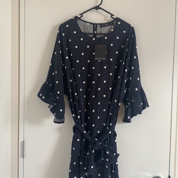 DECJUBA | Dresses | New Decjuba Size 8 Freda Ruffle Sleeve Dress Navy ...